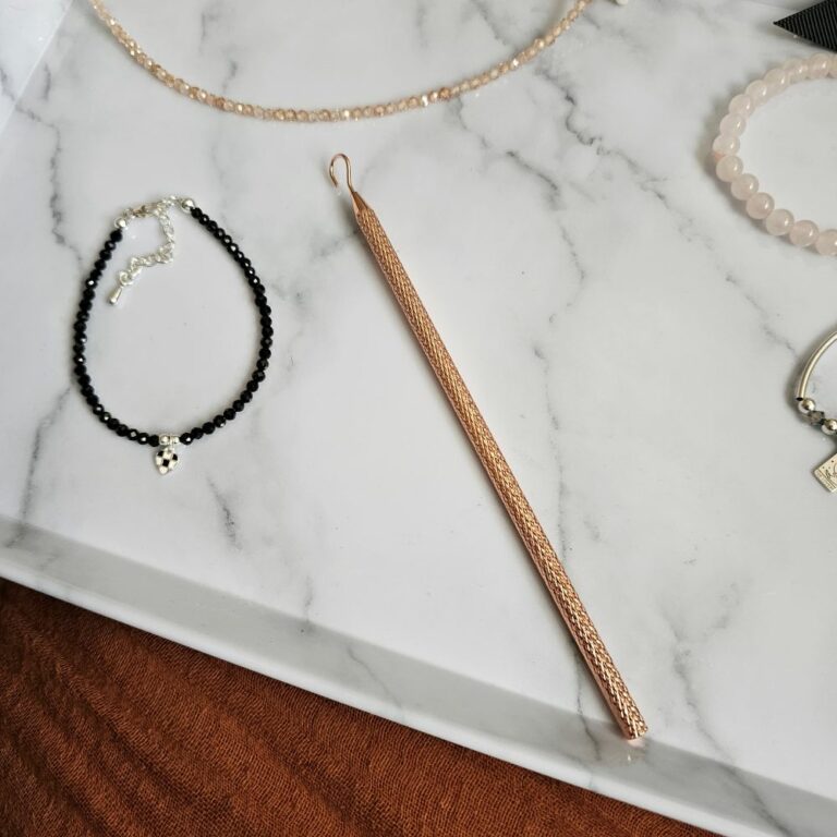 Easy Helper Rose Gold Bracelet Fastening Tool - House of Alyssa Smith